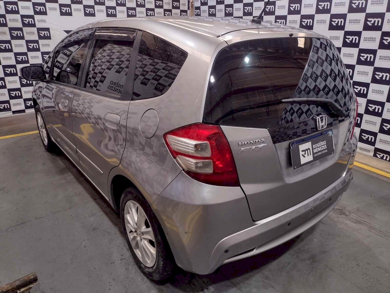 HONDA FIT LX FLEX 2013/2014 GASOLINA/ALCOOL | Rogério Menezes