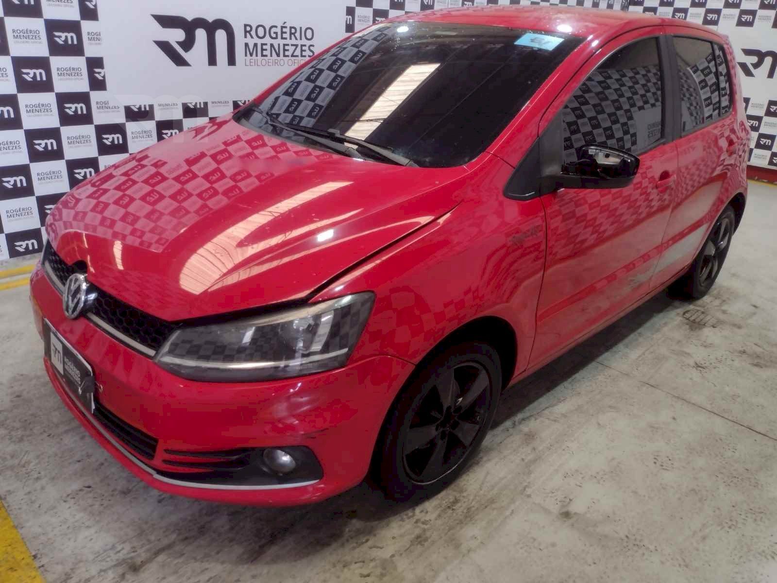 VW - VOLKSWAGEN FOX ROCK RIO MB 2015/2016 GASOLINA/ALCOOL | Rogério Menezes