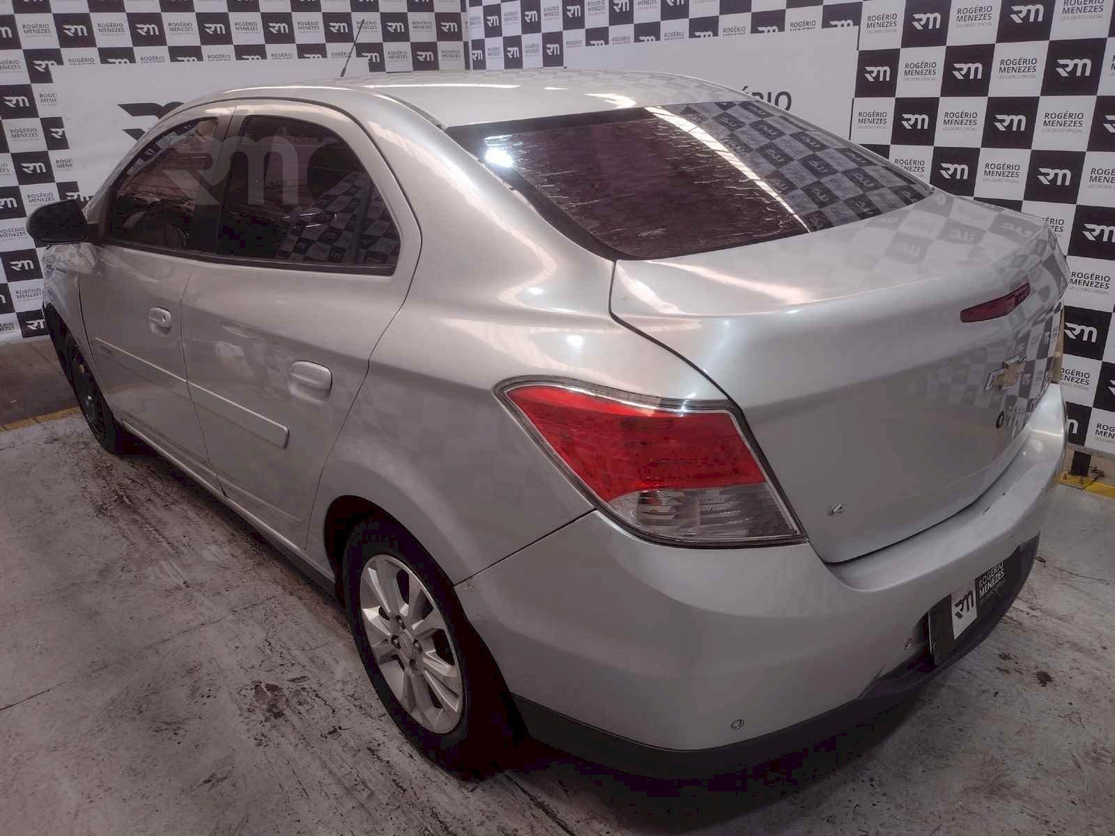 GM - CHEVROLET PRISMA 1.4MT LTZ 2013/2014 GASOLINA/ALCOOL | Rogério Menezes