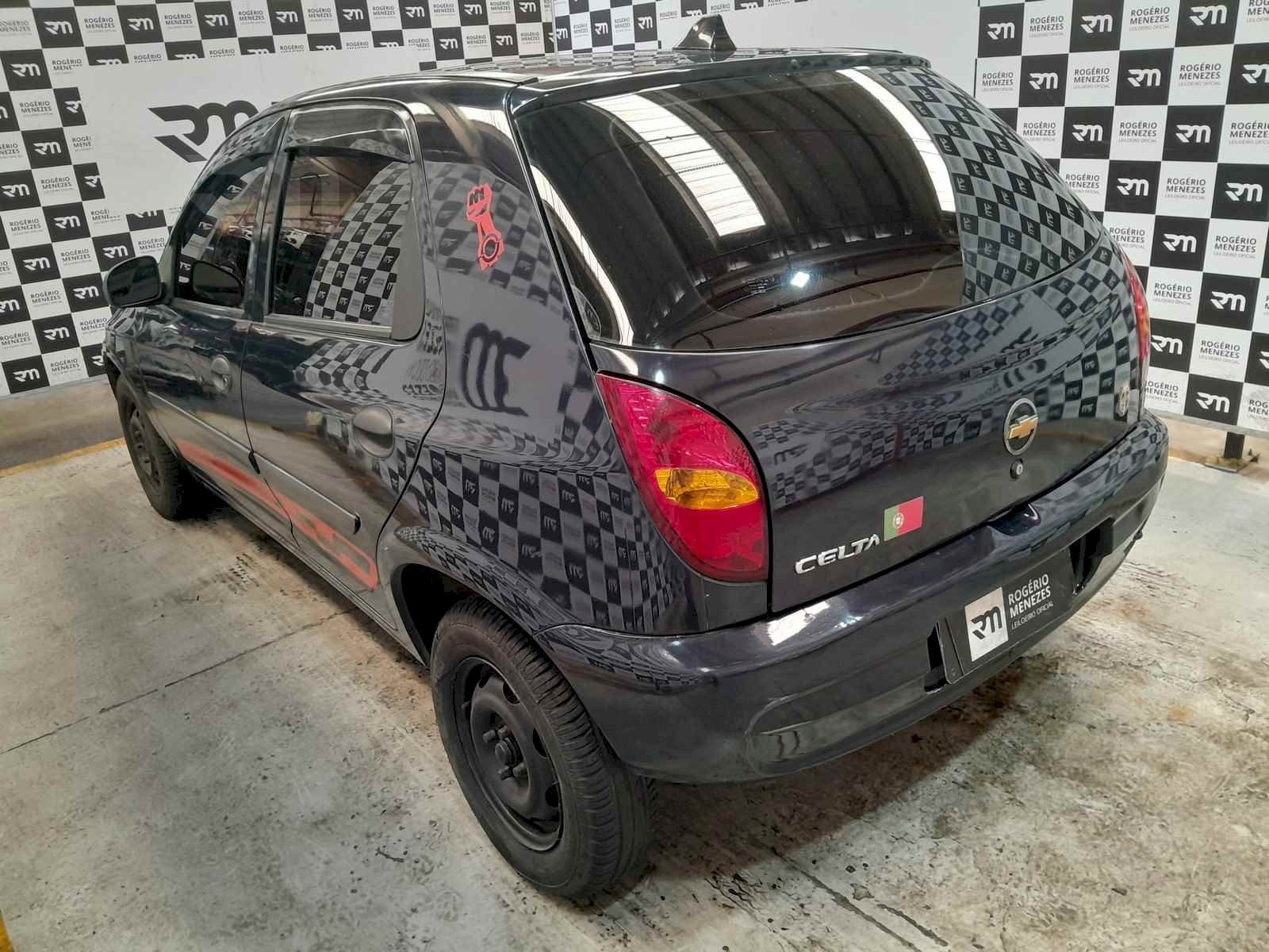 GM - CHEVROLET CELTA 5 PORTAS 2004/2004 GASOLINA | Rogério Menezes